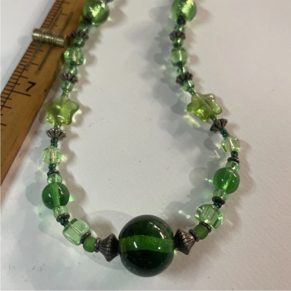 Jewelry | Vintage Emerald Green Glass Bead Necklace With Uv Reactive ...